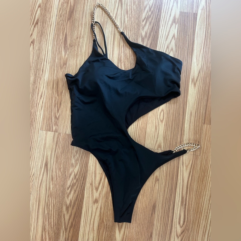 Black One Piece With Gold Chain - Gem